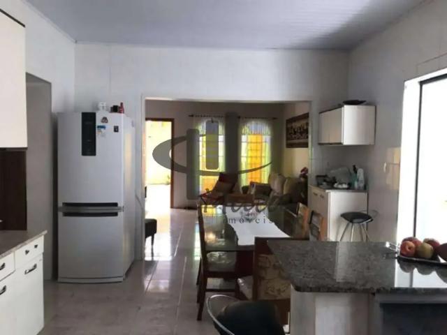 Casa / Sobrado para Venda em Caraguatatuba/SP Centro 3 Quartos