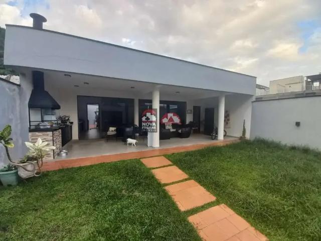 Casa / Sobrado para Venda em Caraguatatuba/SP Centro 3 Quartos