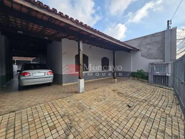 Casa / Sobrado para Venda em Caraguatatuba/SP Centro 3 Quartos