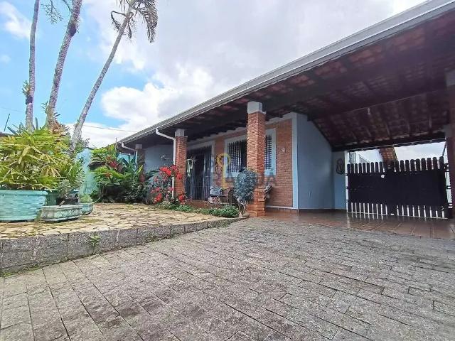Casa / Sobrado para Venda em Caraguatatuba/SP Centro 3 Quartos