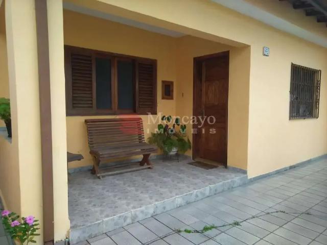 Casa / Sobrado para Venda em Caraguatatuba/SP Centro 3 Quartos