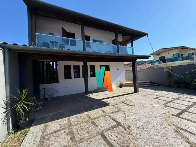 Casa / Sobrado para Venda em Caraguatatuba/SP Centro 4 Quartos
