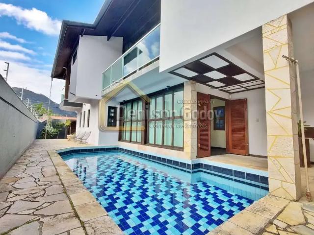 Casa / Sobrado para Venda em Caraguatatuba/SP Centro 4 Quartos