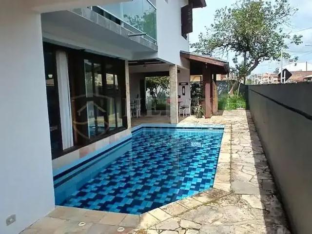 Casa / Sobrado para Venda em Caraguatatuba/SP Centro 4 Quartos