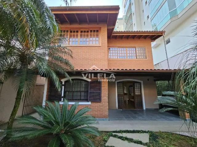 Casa / Sobrado para Venda em Caraguatatuba/SP Centro 4 Quartos