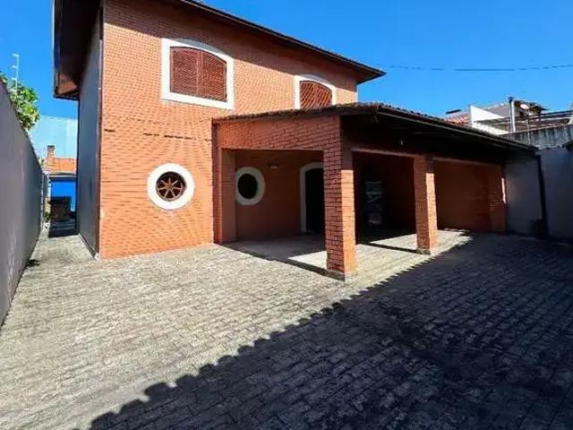 Casa / Sobrado para Venda em Caraguatatuba/SP Centro 4 Quartos
