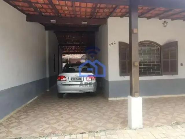 Casa / Sobrado para Venda em Caraguatatuba/SP Centro 6 Quartos