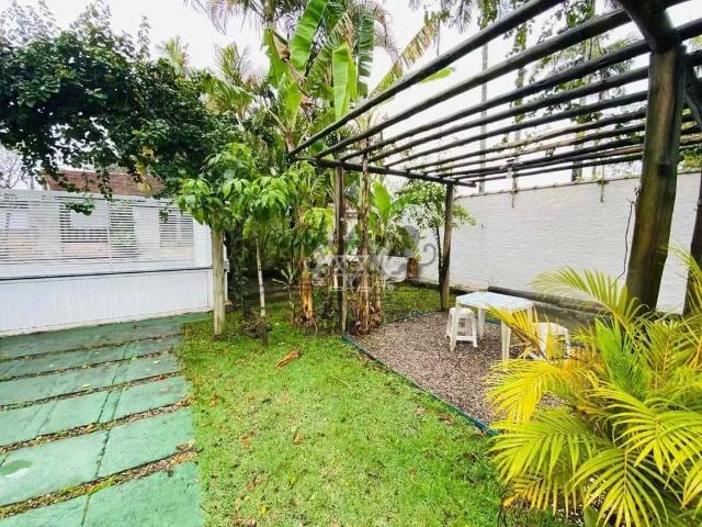 Casa / Sobrado para Venda em Caraguatatuba/SP Centro 7 Quartos
