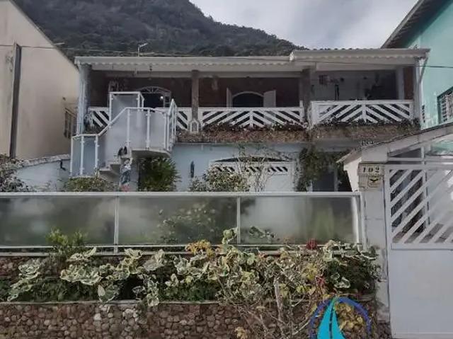 Casa / Sobrado para Venda em Caraguatatuba/SP Cidade Jardim 2 Quartos