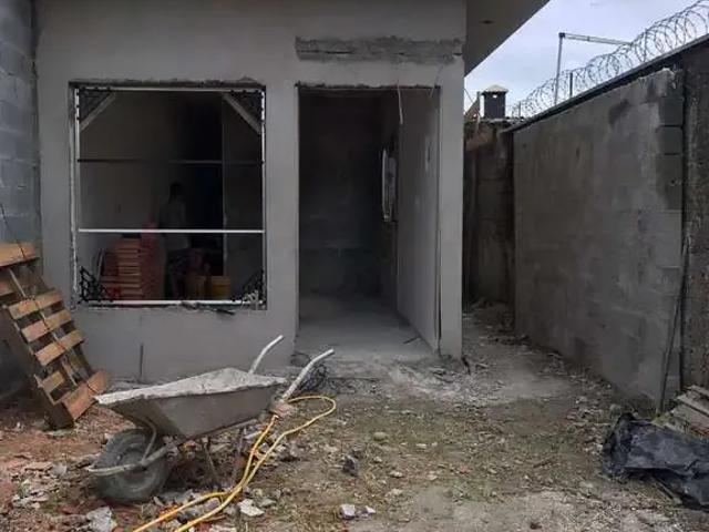 Casa / Sobrado para Venda em Caraguatatuba/SP Balneário dos Golfinhos 2 Quartos