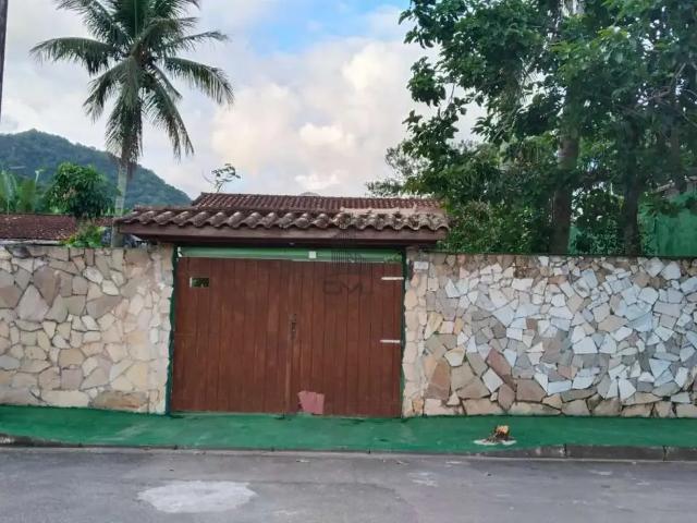 Casa / Sobrado para Venda em Caraguatatuba/SP Balneário Gardem Mar 3 Quartos