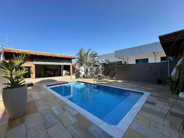 Casa / Sobrado para Venda em Caraguatatuba/SP Benfica 6 Quartos