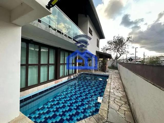 Casa / Sobrado para Venda em Caraguatatuba/SP Estrela D'Alva 4 Quartos