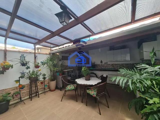 Casa / Sobrado para Venda em Caraguatatuba/SP Indaiá 2 Quartos