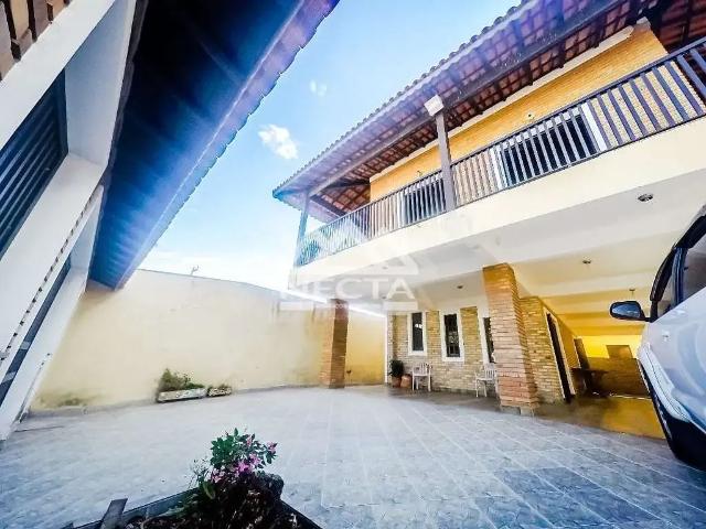 Casa / Sobrado para Venda em Caraguatatuba/SP Indaiá 3 Quartos