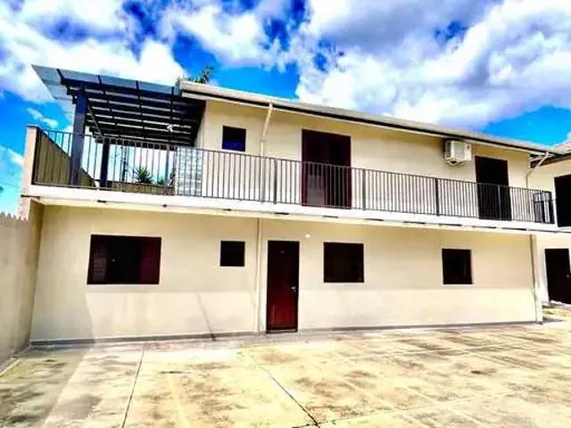 Casa / Sobrado para Venda em Caraguatatuba/SP Indaiá 3 Quartos