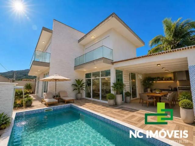Casa / Sobrado para Venda em Caraguatatuba/SP Indaiá 4 Quartos