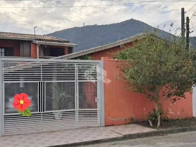 Casa / Sobrado para Venda em Caraguatatuba/SP Ipiranga 3 Quartos