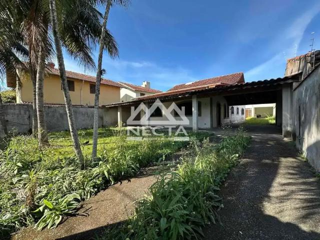 Casa / Sobrado para Venda em Caraguatatuba/SP Jardim Brasil 3 Quartos