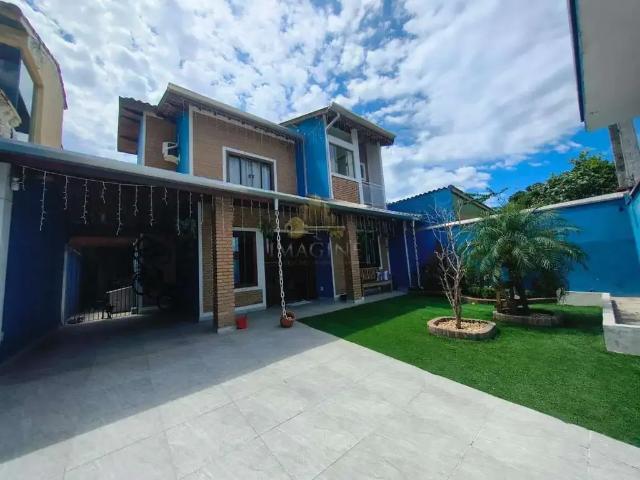 Casa / Sobrado para Venda em Caraguatatuba/SP Jardim Brasil 3 Quartos