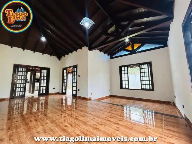 Casa / Sobrado para Venda em Caraguatatuba/SP Jardim Califórnia