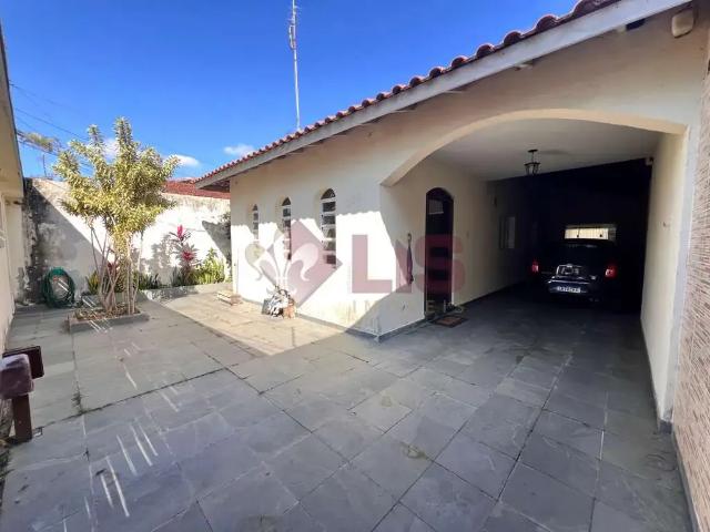 Casa / Sobrado para Venda em Caraguatatuba/SP Jardim Jaqueira 3 Quartos