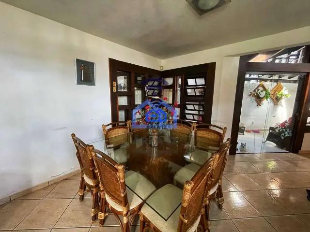 Casa / Sobrado para Venda em Caraguatatuba/SP Jardim Primavera 4 Quartos