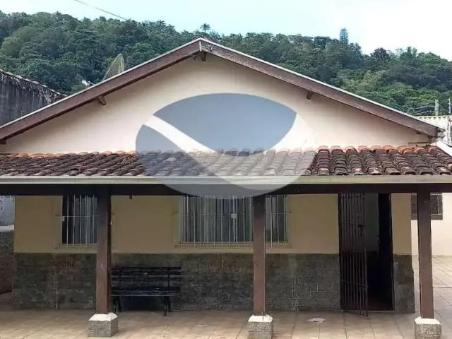Casa / Sobrado para Venda em Caraguatatuba/SP Loteamento Balneário Camburi 4 Quartos