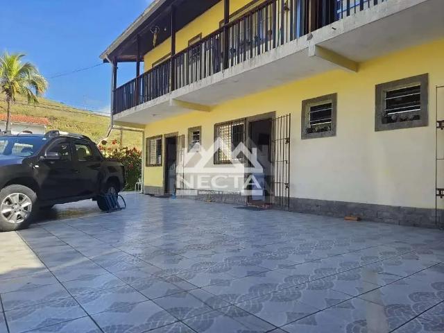 Casa / Sobrado para Venda em Caraguatatuba/SP Loteamento Balneário Camburi 6 Quartos