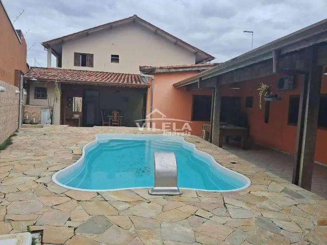 Casa / Sobrado para Venda em Caraguatatuba/SP Loteamento Jardim das Palmeiras 3 Quartos