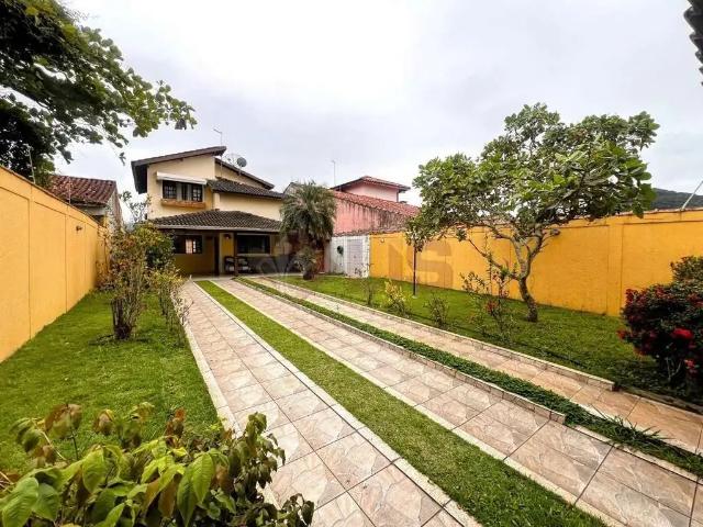 Casa / Sobrado para Venda em Caraguatatuba/SP Martim de Sá 3 Quartos