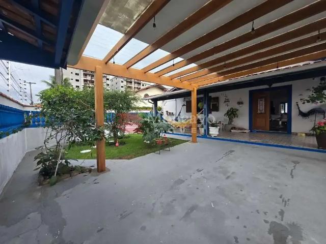 Casa / Sobrado para Venda em Caraguatatuba/SP Martim de Sá 3 Quartos