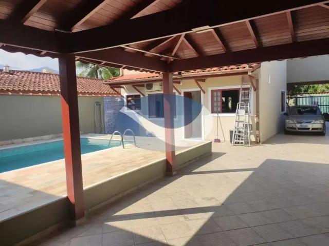 Casa / Sobrado para Venda em Caraguatatuba/SP Martim de Sá 4 Quartos