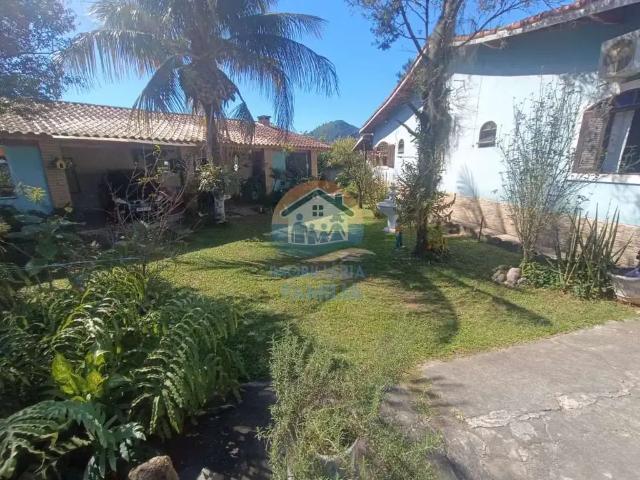 Casa / Sobrado para Venda em Caraguatatuba/SP Martim de Sá 4 Quartos