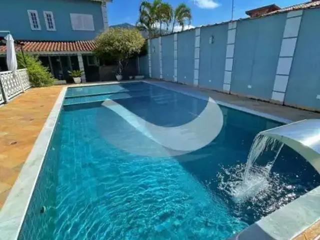 Casa / Sobrado para Venda em Caraguatatuba/SP Martim de Sá 4 Quartos