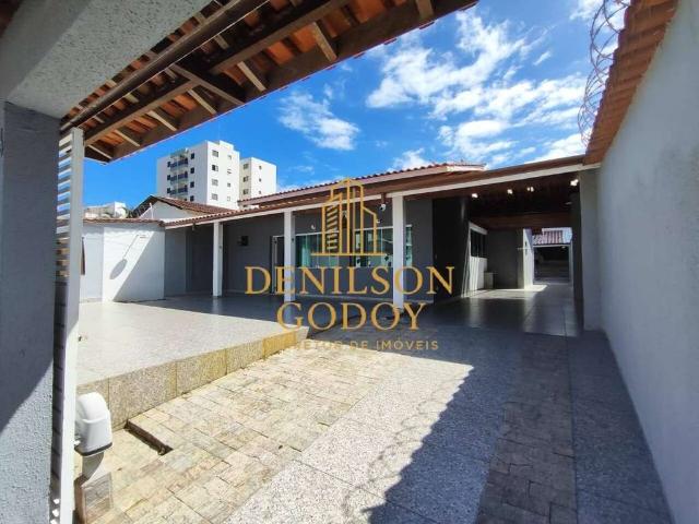 Casa / Sobrado para Venda em Caraguatatuba/SP Martim de Sá 4 Quartos