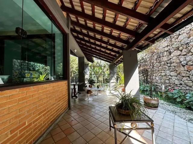 Casa / Sobrado para Venda em Caraguatatuba/SP Martim de Sá 4 Quartos