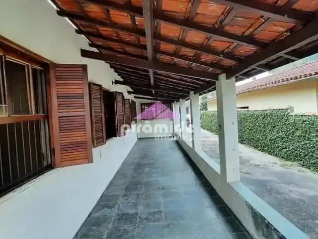 Casa / Sobrado para Venda em Caraguatatuba/SP Martim de Sá 4 Quartos