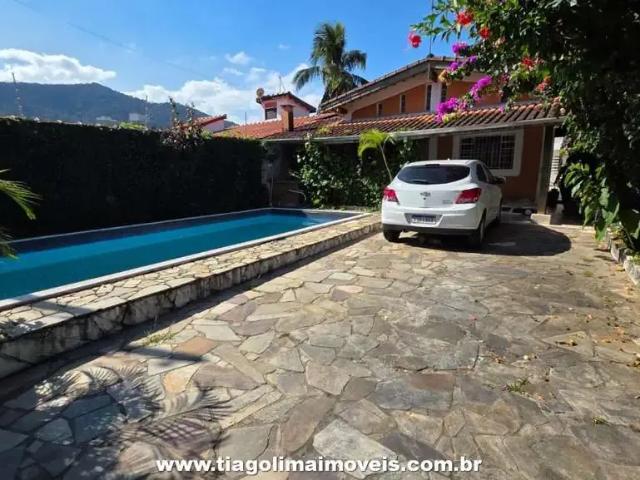 Casa / Sobrado para Venda em Caraguatatuba/SP Martim de Sá 5 Quartos