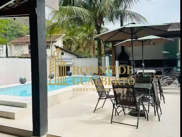 Casa / Sobrado para Venda em Caraguatatuba/SP Martim de Sá 5 Quartos
