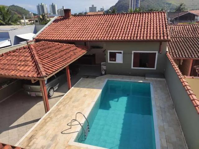 Casa / Sobrado para Venda em Caraguatatuba/SP Martim de Sá 5 Quartos