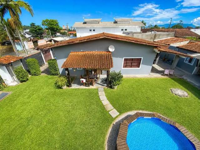 Casa / Sobrado para Venda em Caraguatatuba/SP Massaguaçu