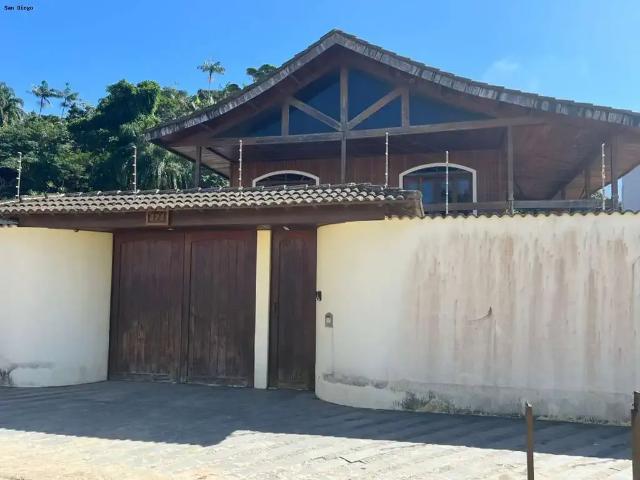 Casa / Sobrado para Venda em Caraguatatuba/SP Massaguaçu