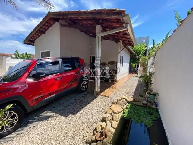 Casa / Sobrado para Venda em Caraguatatuba/SP Massaguaçu 4 Quartos