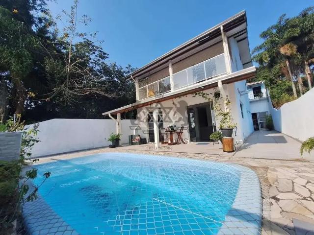Casa / Sobrado para Venda em Caraguatatuba/SP Massaguaçu 4 Quartos