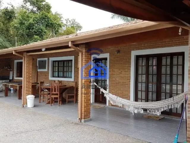 Casa / Sobrado para Venda em Caraguatatuba/SP Massaguaçu 4 Quartos