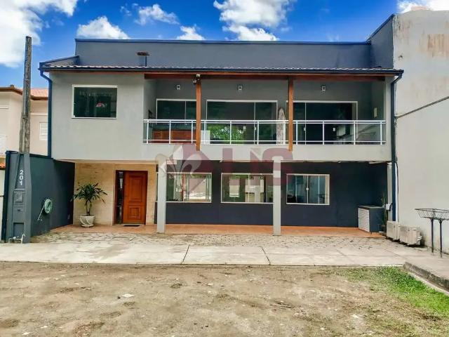 Casa / Sobrado para Venda em Caraguatatuba/SP Massaguaçu 4 Quartos