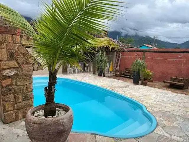 Casa / Sobrado para Venda em Caraguatatuba/SP Massaguaçu 4 Quartos