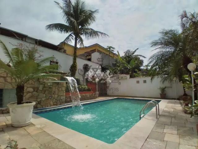Casa / Sobrado para Venda em Caraguatatuba/SP Massaguaçu 4 Quartos