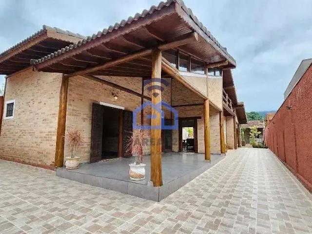 Casa / Sobrado para Venda em Caraguatatuba/SP Massaguaçu 4 Quartos